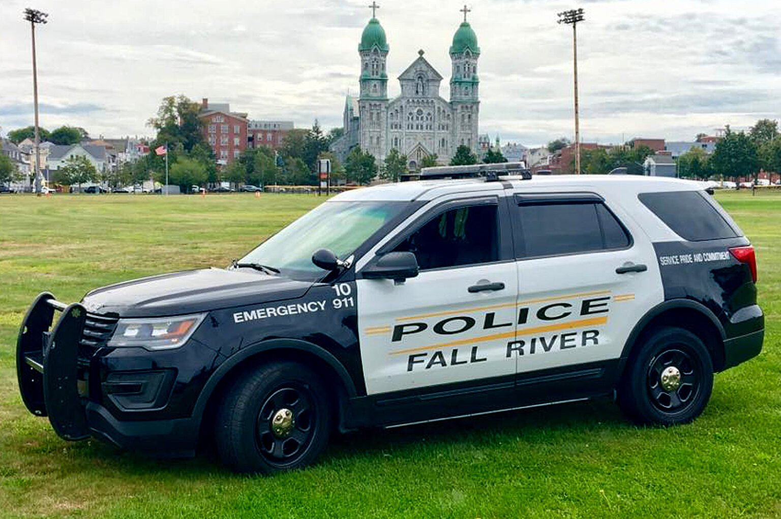 Fall River police officer arrested, had ‘inappropriate relationship ...